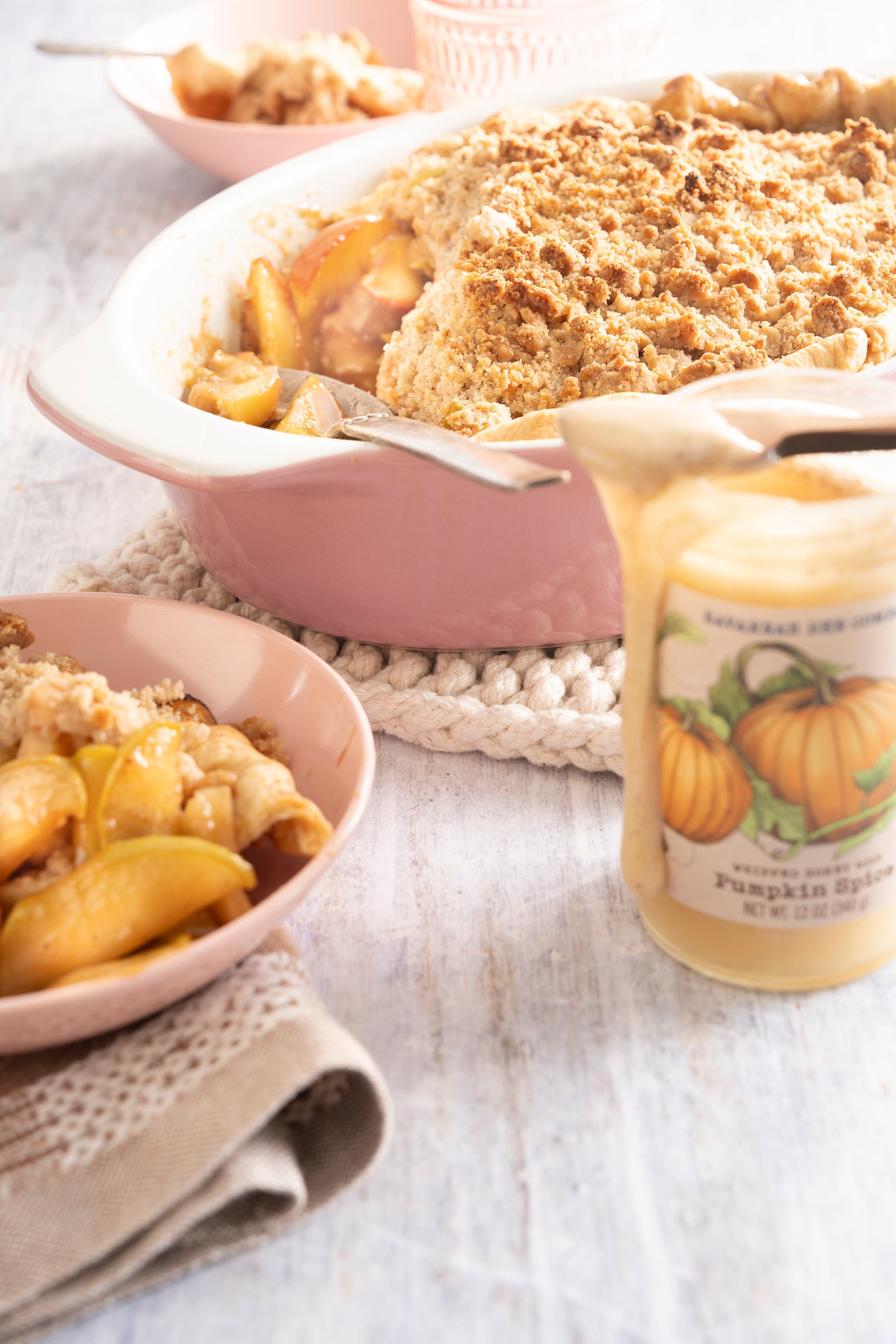 Deep Dish Apple Crumble Pie – Savannah Bee Company